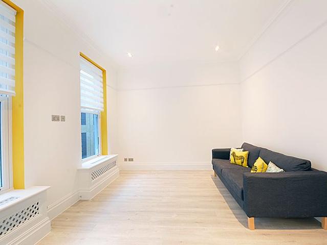 Chenies Mews, London WC1E, 3 bed flat to rent, £5,997 pcm | PrimeLocation