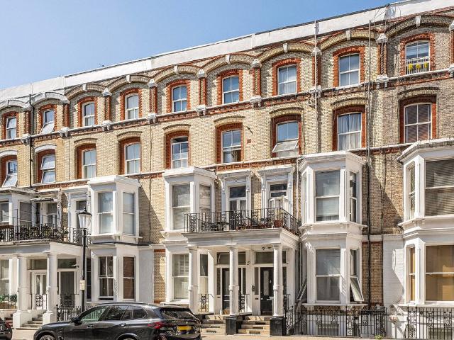 Cheniston Gardens, High Street Kensington, London W8, Studio to rent, £2,600 pcm | PrimeLocation