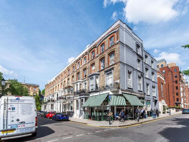 Cheniston Gardens, Kensington. Studio to rent £1,669 pcm £385 pw