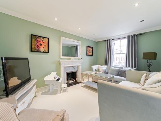 Cheniston Gardens London W8 1 bed apartment to rent £4,000 pcm £923 pw