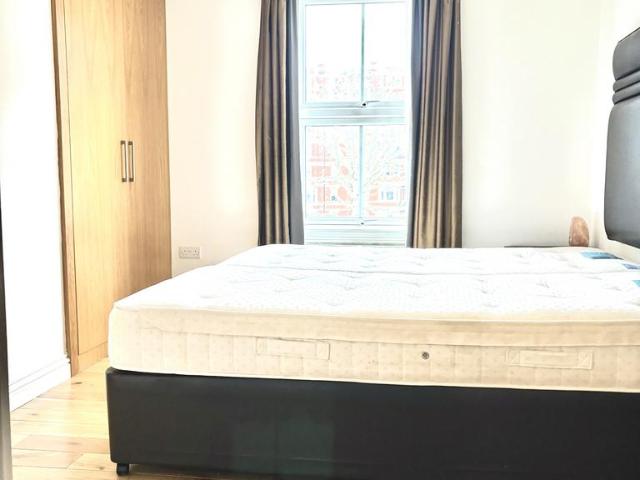 Cheniston gardens, London W8 1 bed flat to rent £1,700 pcm £392 pw