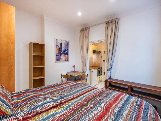 Cheniston Gardens, London W8, Studio to rent, £1,600 pcm | PrimeLocation