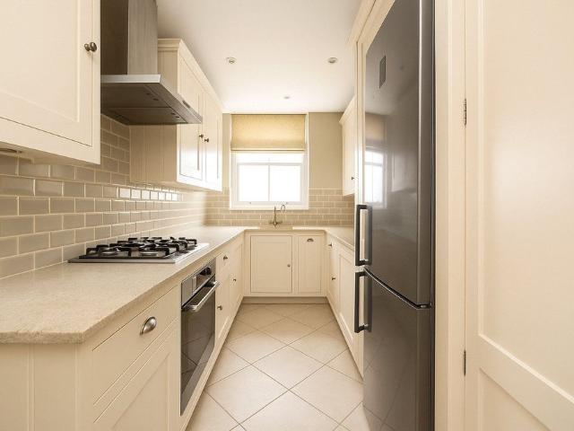 Chepstow Place, W2