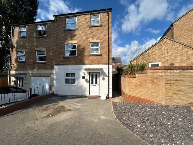 Chepstow Road, Oakley Vale, Corby NN18, 1 bed flat to rent, £700 pcm | PrimeLocation