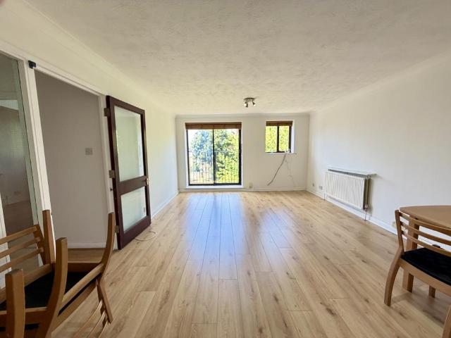 Chepstow Road, Croydon, CR0 2 bed apartment to rent £1,600 pcm £369 pw