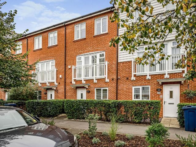 Chequers Avenue, High Wycombe, Buckinghamshire HP11, 4 bed terraced house to rent, £2,500 pcm | PrimeLocation