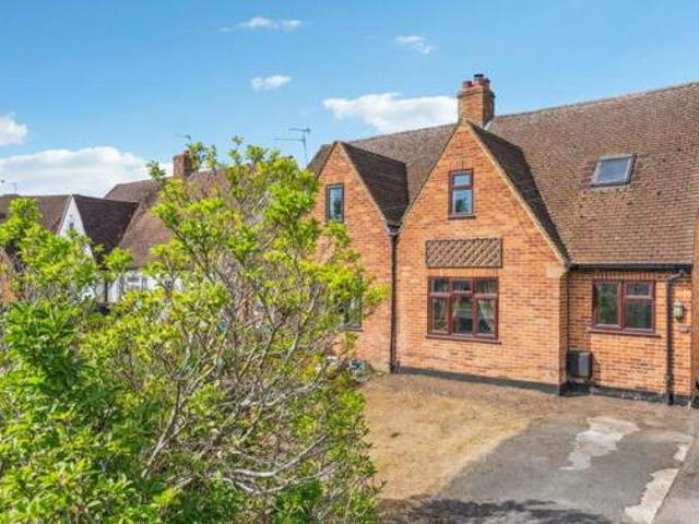 Chequers Orchard, Iver, 4 Bedroom Chalet