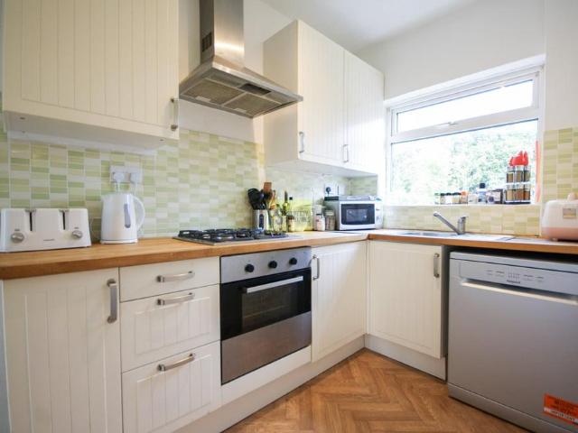 Cherington Road, Birmingham B29 4 bed semi detached house to rent £2,168 pcm £500 pw