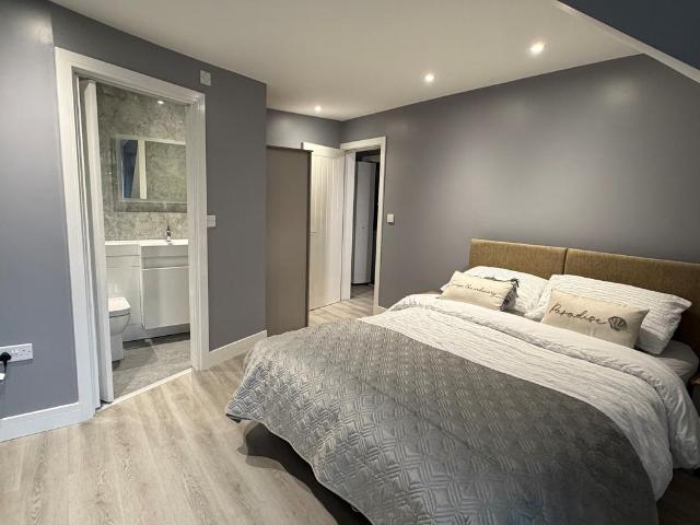 Cheriton Road, Folkestone, CT19 3 bed flat to rent £1,450 pcm £335 pw