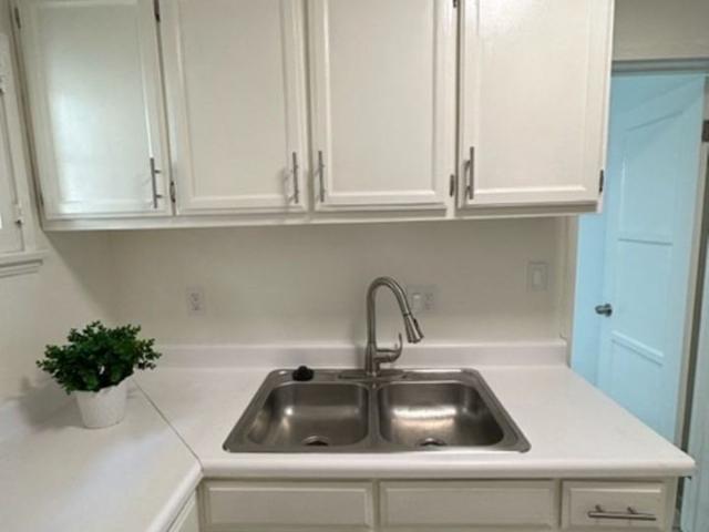 Cherokee Studio Apartment for Rent at 1811 N Cherokee Ave, Los Angeles, CA 90028 Hollywood Hills West