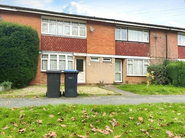Cherrywood Avenue, Egham TW20 4 bed terraced house to rent £2,050 pcm £473 pw