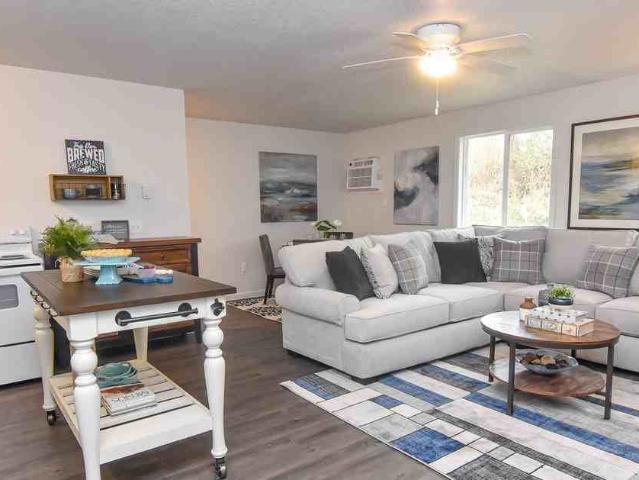 Cherry Creek 3 Bedroom Apartment for Rent at 1407 West Mills Street, Winterset, IA 50273