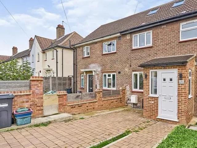 Cherry Crescent, Brentford, TW8 8NN, United Kingdom | 4 bed townhouse for rent #140398989 | Rentberry