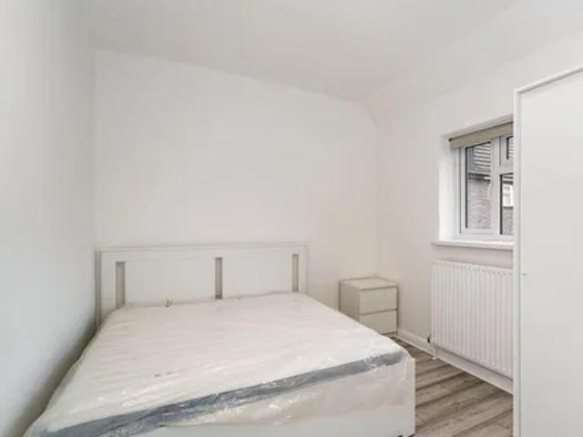 Cherry Crescent, Brentford, TW8 8NN, United Kingdom | Room for rent #140228862 | Rentberry