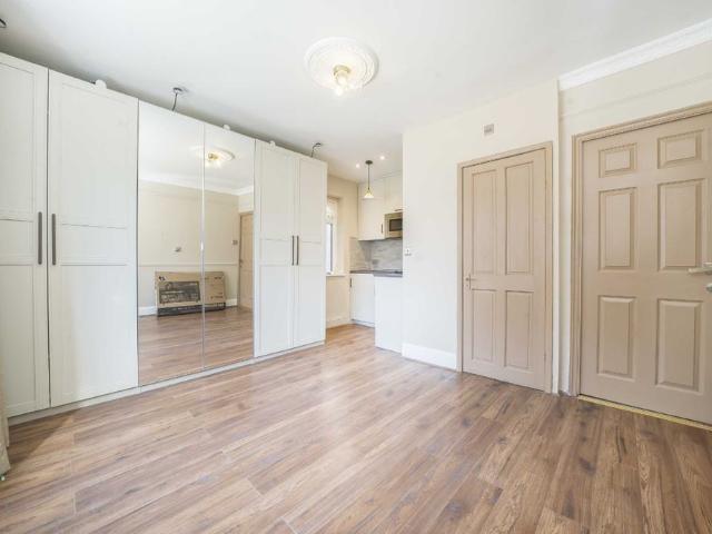 Cherry Crescent, Brentford, TW8, London