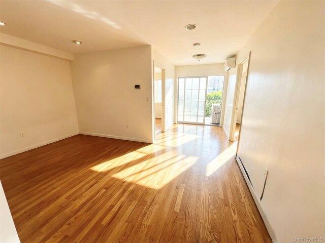 Cherry Ave Apt F, Flushing, Condo For Sale