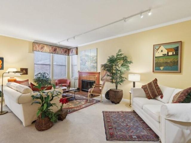 Cherry Ave, Sonoma, Condo For Sale