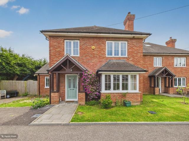 Cherry Blossom, Willow Avenue, High. 4 bed semi detached house to rent £2,750 pcm £635 pw