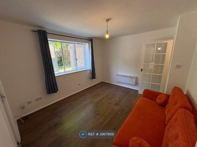 Cherry Blossom Close, London N13, 1 bed flat to rent, £1,350 pcm | PrimeLocation