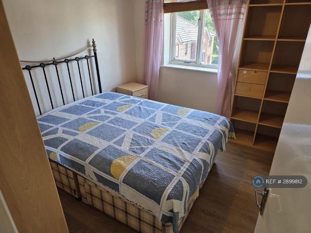Cherry Blossom Close, Palmer Green, N13 2 bed flat to rent £2,200 pcm £508 pw