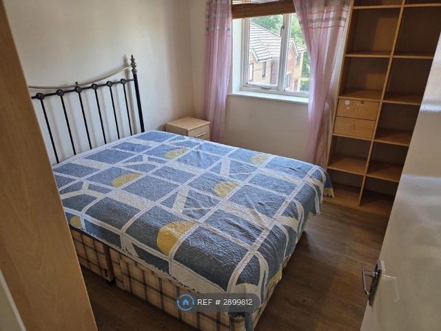 Cherry Blossom Close, Palmer Green N13, 2 bed flat to rent, £2,200 pcm | PrimeLocation