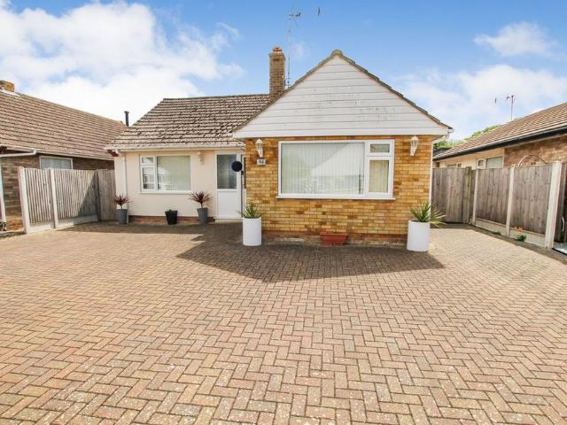 Cherry Gardens, Herne Bay 2 bed bungalow to rent £1,495 pcm £345 pw