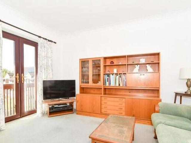 Cherry Green Close, Redhill, 2 Bedroom Flat