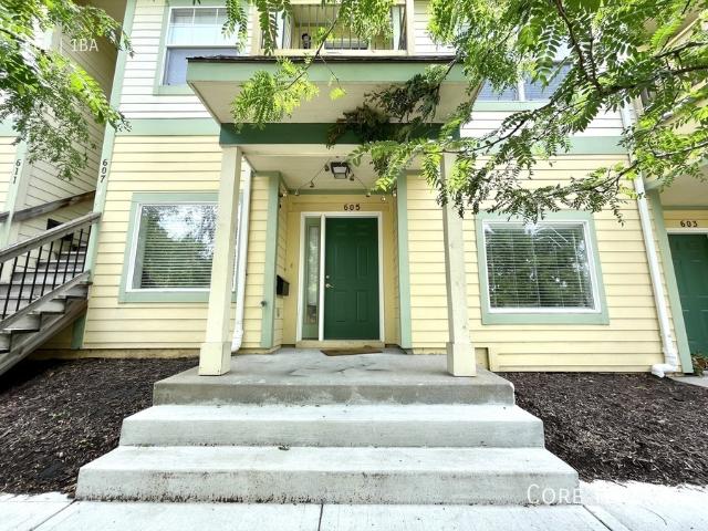 Cherry Hill Row 1 bedroom includes parking!