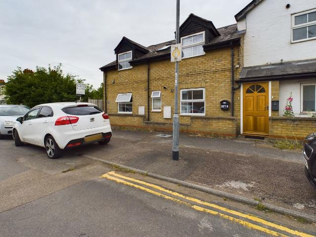 Cherry Hinton Road, Cambridge CB1, 1 bed flat to rent, £1,350 pcm | PrimeLocation