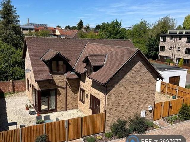 Cherry Hinton Road, Cambridge, CB1 3 bed detached house to rent £2,450 pcm £565 pw