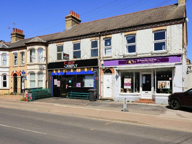 Cherry Hinton Road, Cambridge CB1, 3 bed flat to rent, £1,495 pcm | PrimeLocation