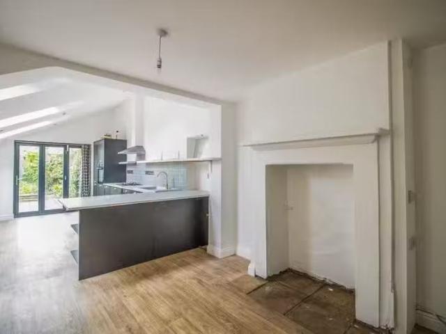 Cherry Hinton Road, Cambridge 3 bed terraced house for sale.