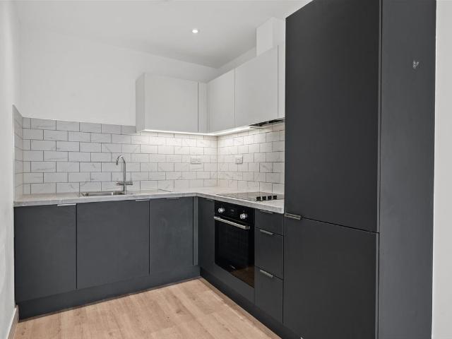 Cherry Orchard West Kembrey Park, Upper Stratton, Swindon SN2, 1 bed flat to rent, £950 pcm | PrimeLocation