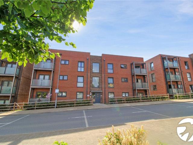 Cherry Orchard, Castle Hill, Ebbsfleet Valley, Swanscombe DA10, 2 bed flat to rent, £1,700 pcm | PrimeLocation