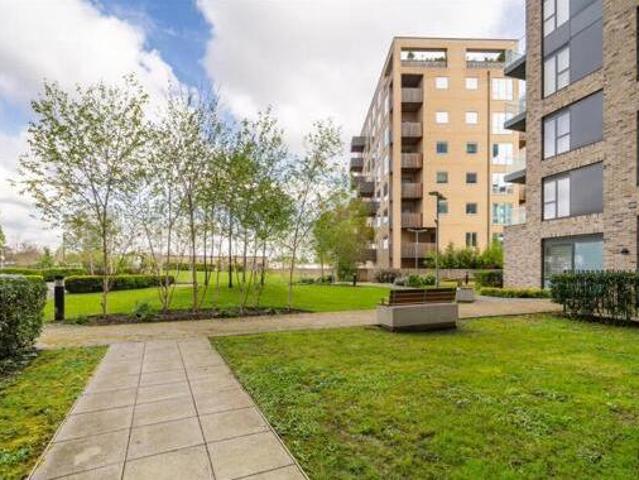 Cherry Orchard Road, Croydon, 1 Bedroom Flat