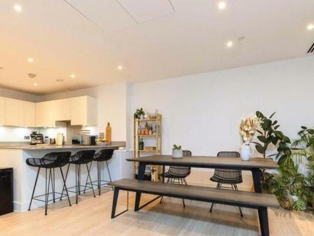 Cherry Orchard Road, Croydon, 2 Bedroom Apartment