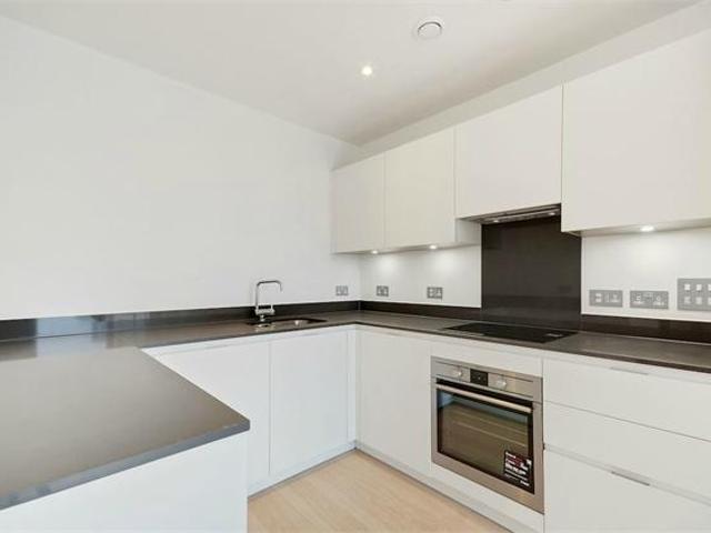 Cherry Orchard Road, Croydon, CR0 1 bed apartment to rent £1,450 pcm £335 pw