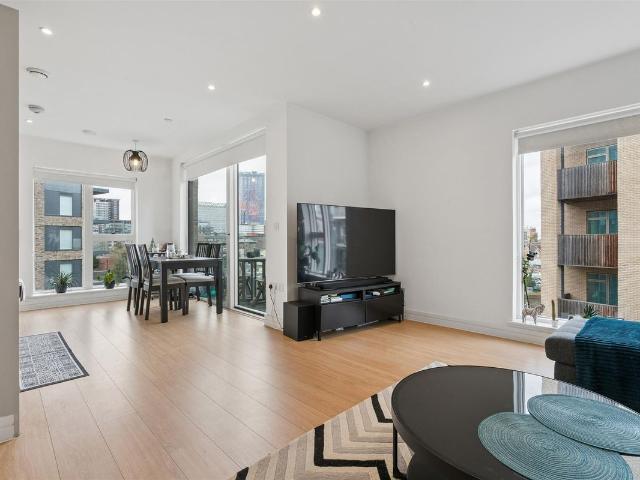 Cherry Orchard Road, Croydon CR0, 1 bed flat to rent, £1,700 pcm | PrimeLocation