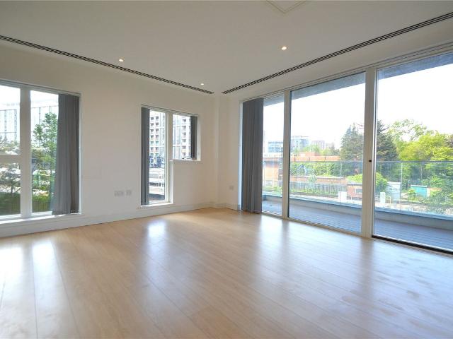 Cherry Orchard Road, Croydon CR0, 2 bed flat to rent, £1,900 pcm | PrimeLocation