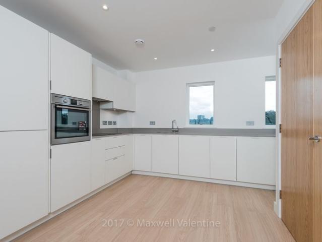 Cherry Orchard Road, Croydon CR0, 3 bed flat to rent, £2,475 pcm | PrimeLocation