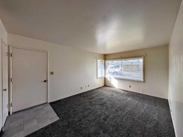 Cherry Manor Duplexes 2 Bedroom Apartment for Rent at 702 Gellatly St, Wenatchee, WA 98801