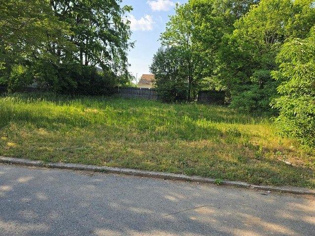 Cherry St, Gaffney, SC 29340