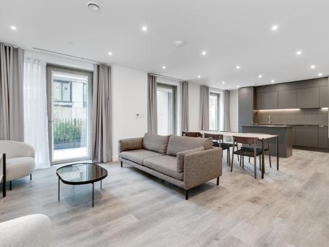 Cherry Park Lane London E20 3 bed apartment to rent £4,325 pcm £998 pw