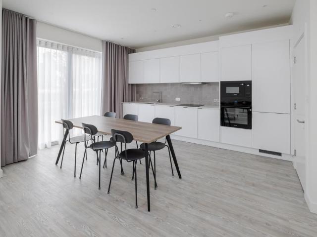 Cherry Park Lane London E20 2 bed apartment to rent £3,125 pcm £721 pw