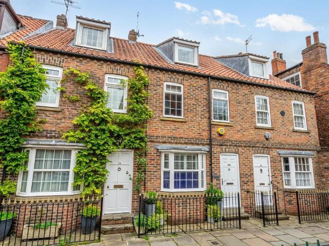 Cherry Tree View, Spen Lane, York City Centre YO1, 3 bed terraced house to rent, £1,900 pcm | PrimeLocation