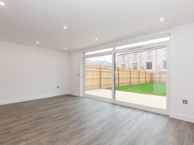 Cherry Tree Ave, Headington OX3, 5 bed terraced house to rent, £4,000 pcm | PrimeLocation