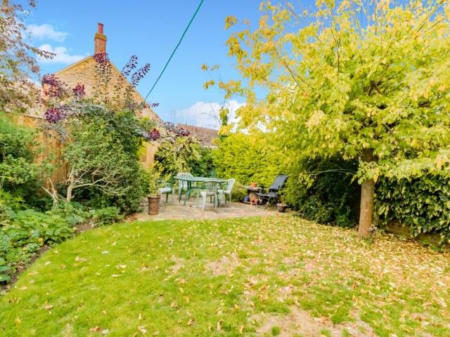 Cherry Tree Close, Southmoor 5 bed detached house to rent £2,250 pcm £519 pw