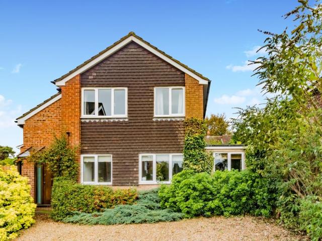 Cherry Tree Close, Southmoor 5 bed detached house to rent £2,250 pcm £519 pw