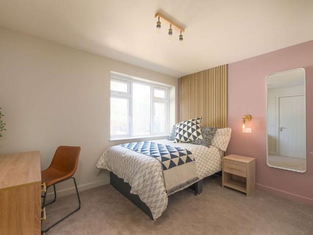 Cherwell Drive Sicily, Room 1