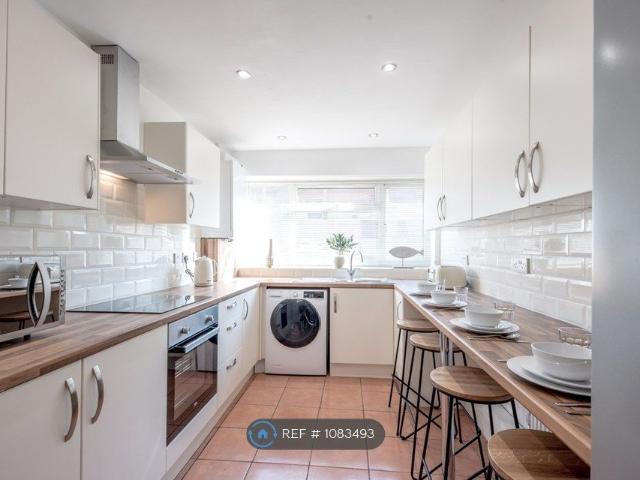 Chertsey Close, Luton LU2, 6 bed terraced house to rent, £2,950 pcm | PrimeLocation